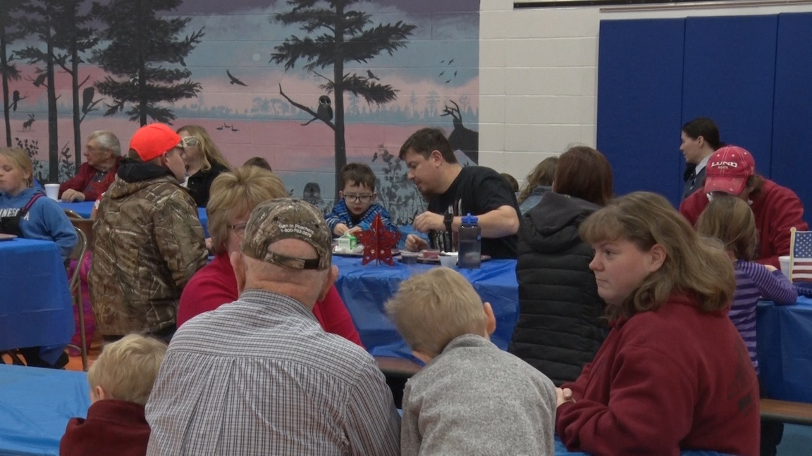 Golden Apple: Solway Elementary Honors Veterans With Breakfast Ceremony ...