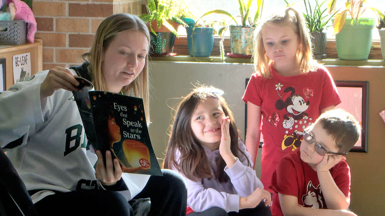 Golden Apple: Bemidji State Hockey Visits Horace May Elementary for ‘I ...