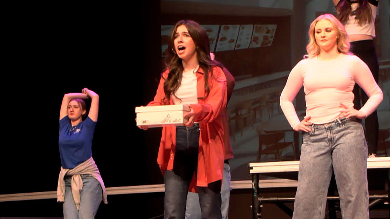 Golden Apple: Bemidji High School's 'Mean Girls' Production Wins 10 Awards