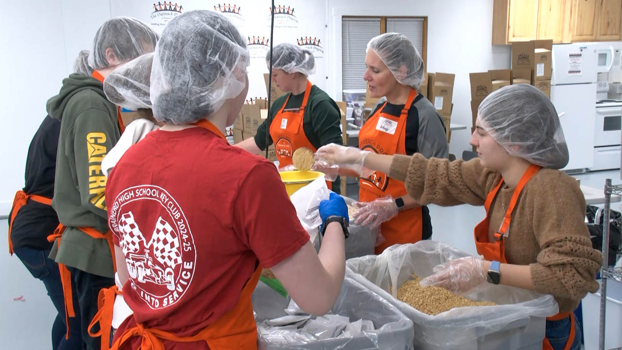 Brainerd High School Students, Outreach Program Pack Meals for ...