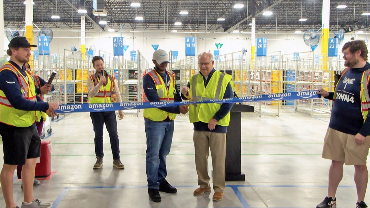Amazon Officially Opens New Delivery Center in Baxter