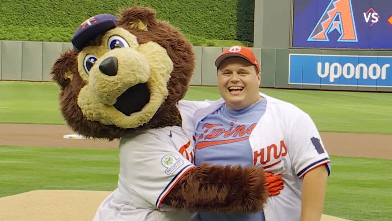 Former Lakeland News Intern, Hubbard Radio Host Veo Throws Out 1st Pitch at Twins Game