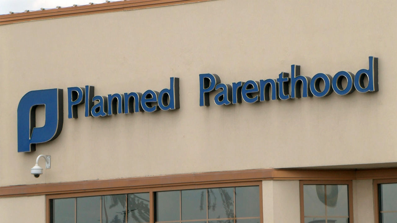 MN Sues Trump Administration Over Planned Parenthood Funding Cuts